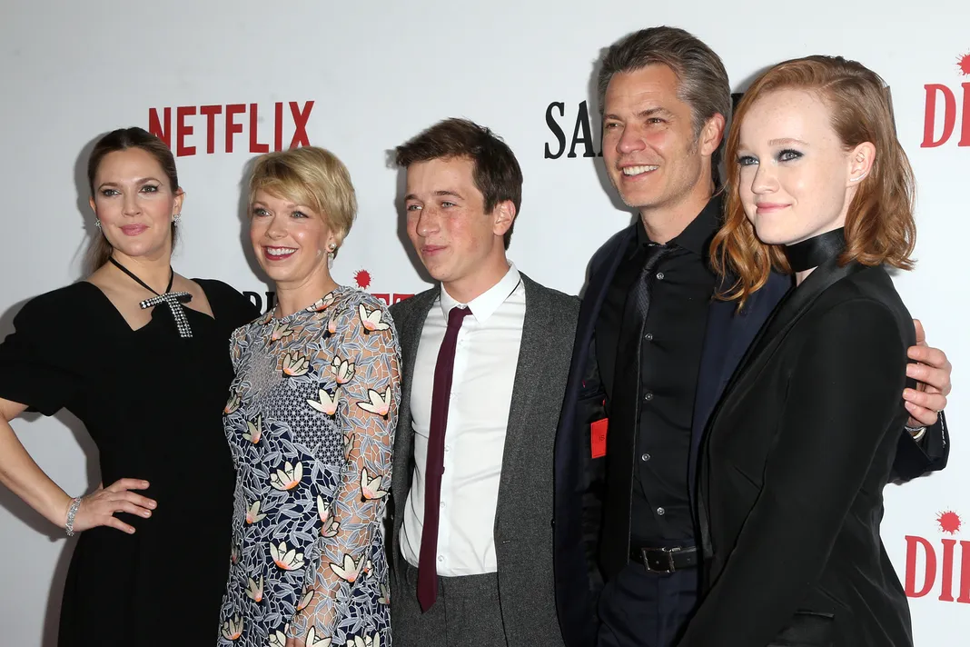 The Cast Of Netflix's 'Santa Clarita Diet' Looked Bloody Amazing At The ...