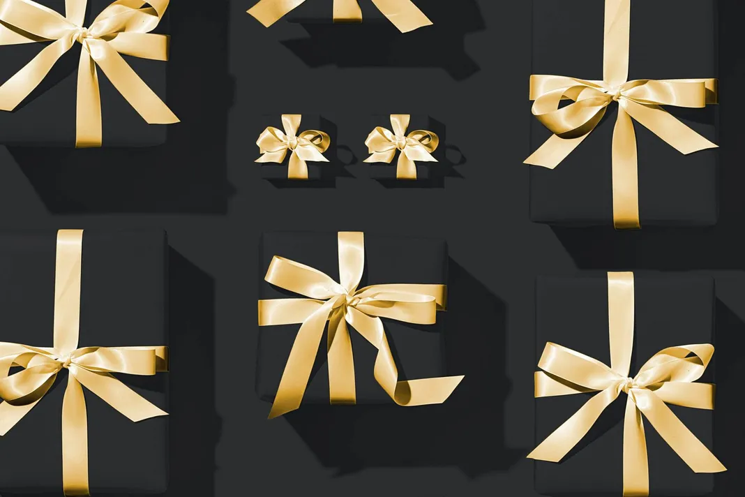 A Very Hollywood Gift Guide: 20+ Movie Gifts To Add To Your Wishlist